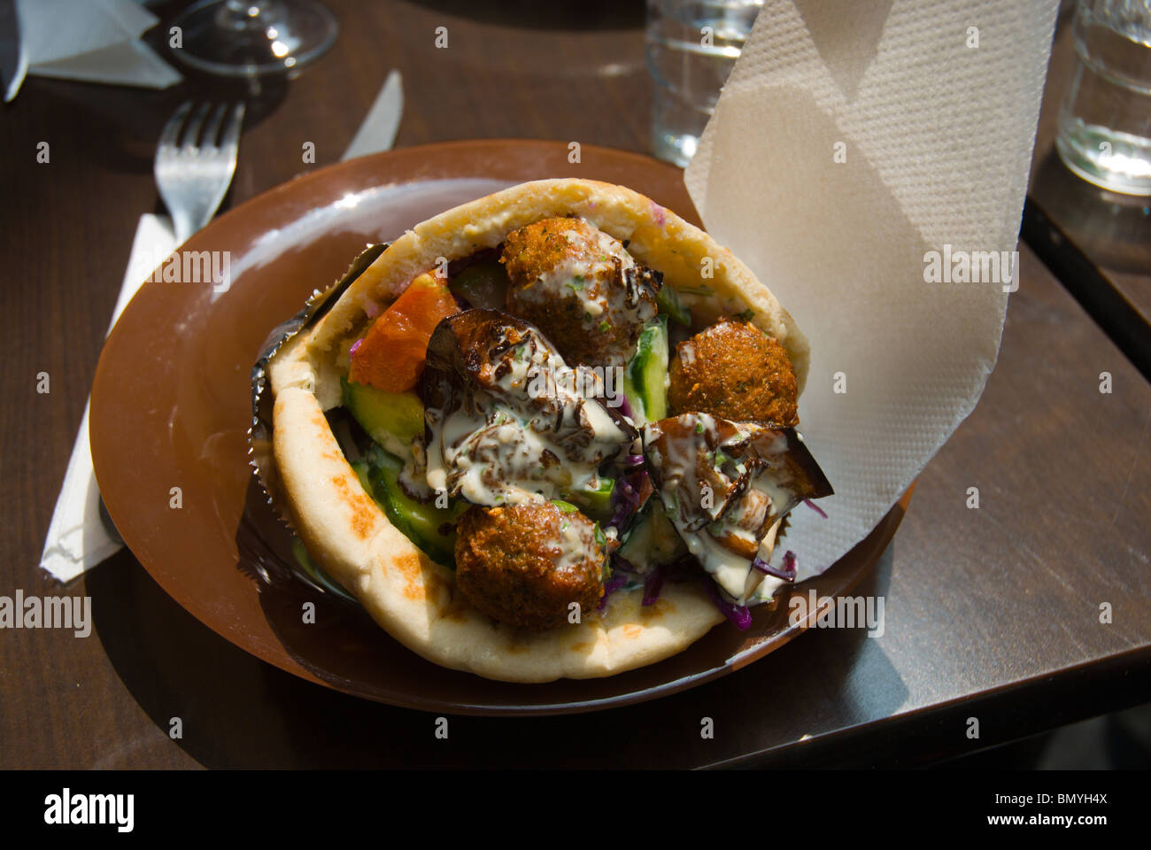 Falafel paris Banque de photographies et d’images à haute résolution ...