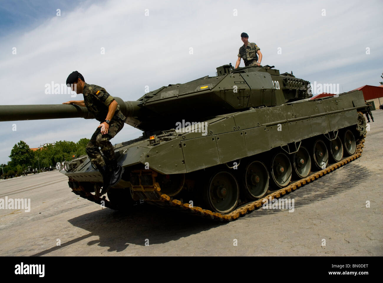 Char de combat Leopard 2 E. El Goloso Base Militar à Madrid. Espagne ...