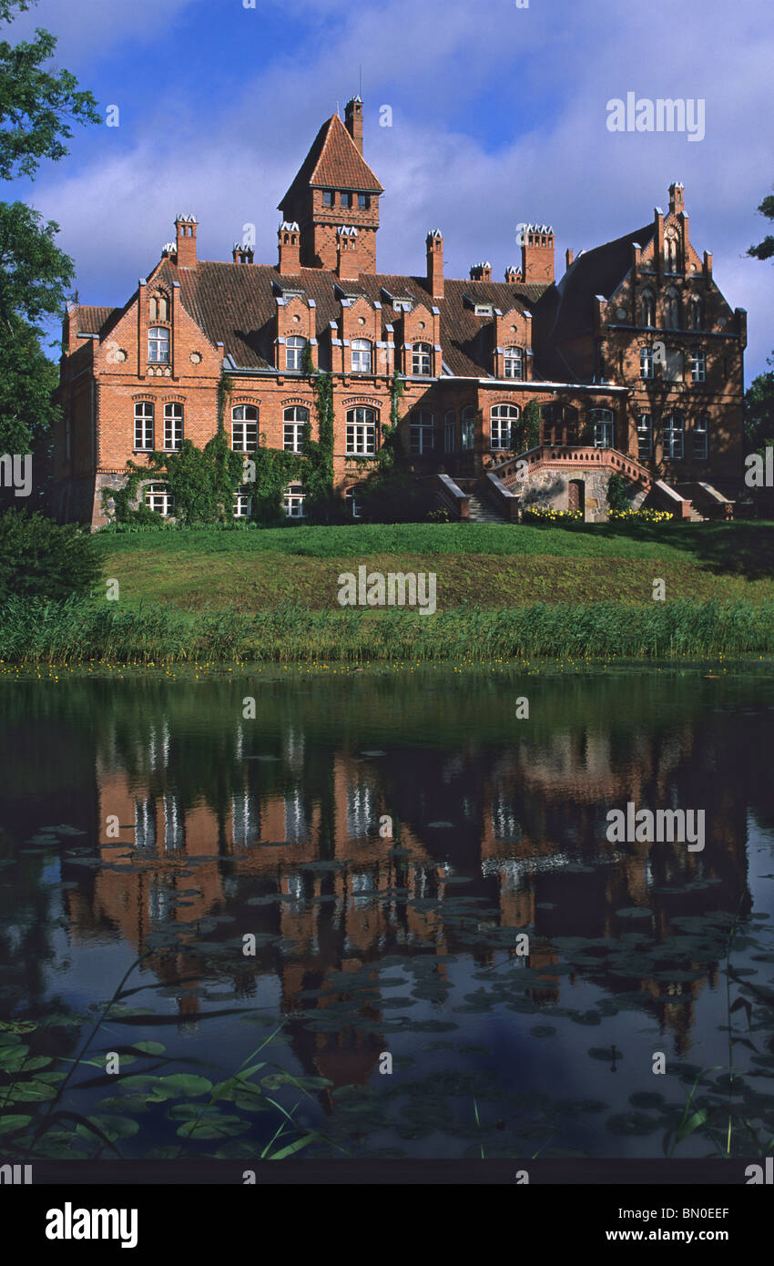 Tukuma jaunmoku pils castle 1901 Banque de photographies et d’images à ...