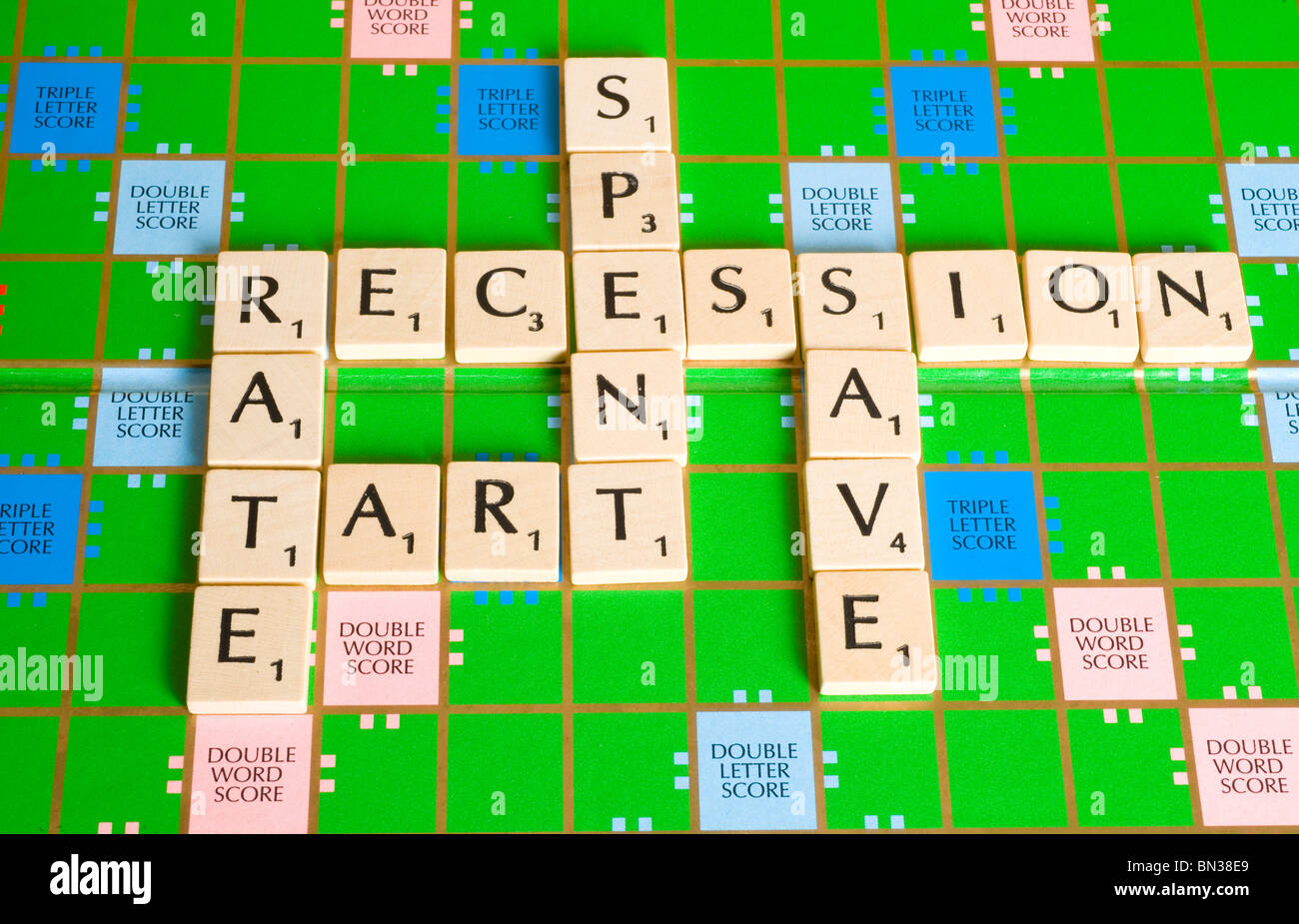 Plateau de scrabble avec des mots Banque de photographies et d’images à ...