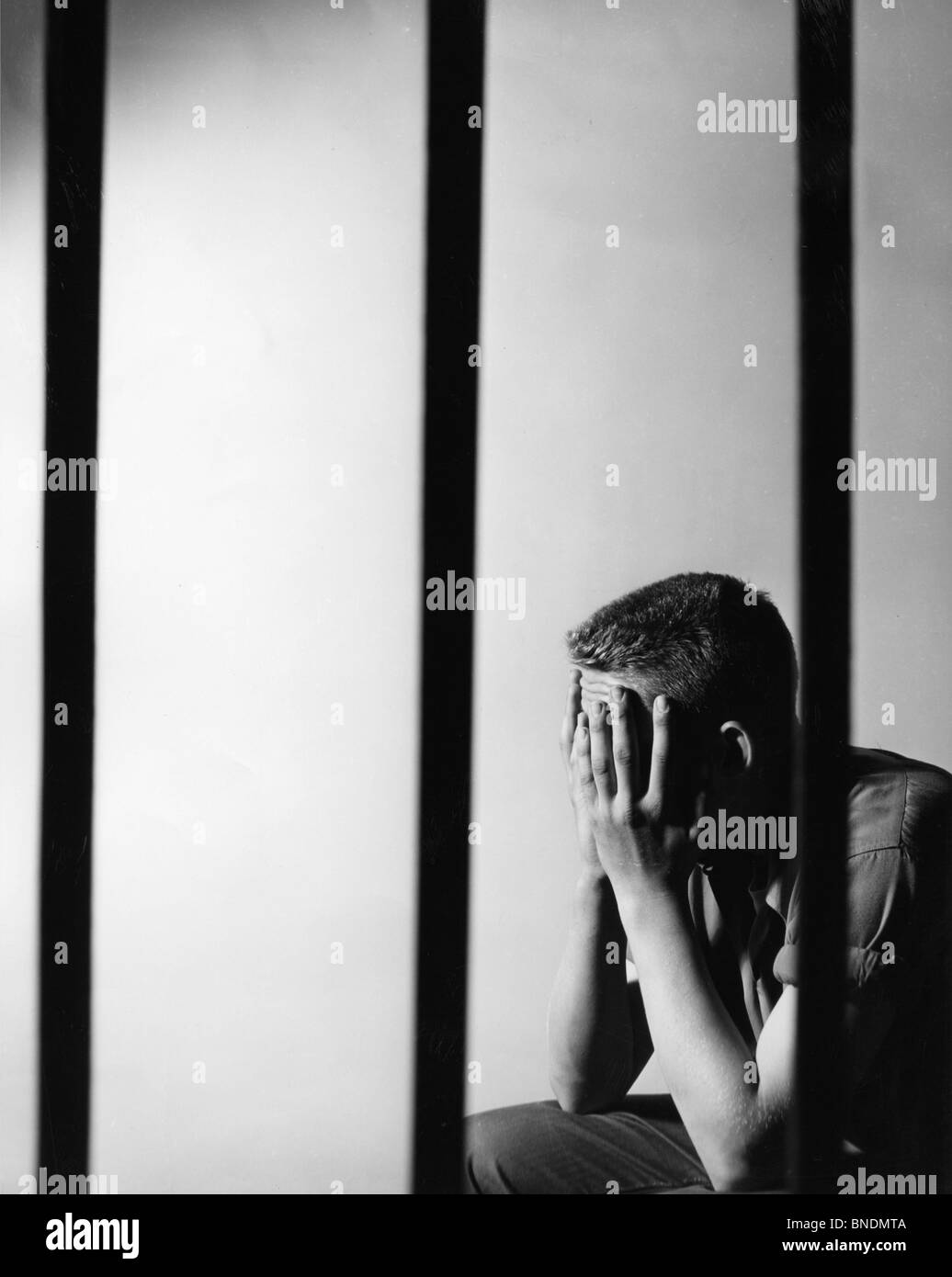 Prisonnier dans sa cellule prisonnier Banque de photographies et d ...