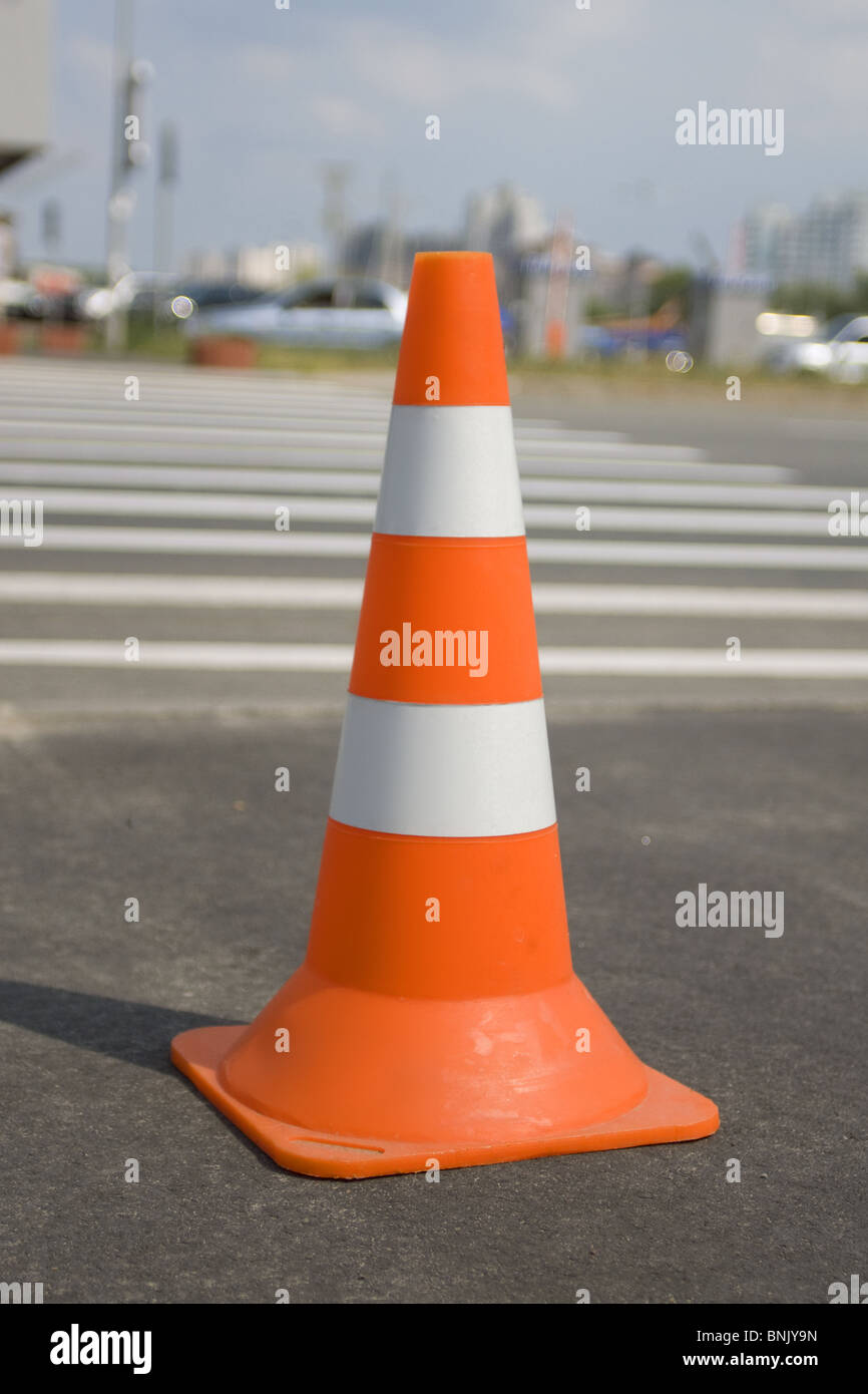 Cône De Signalisation Banque d'image et photos - Alamy