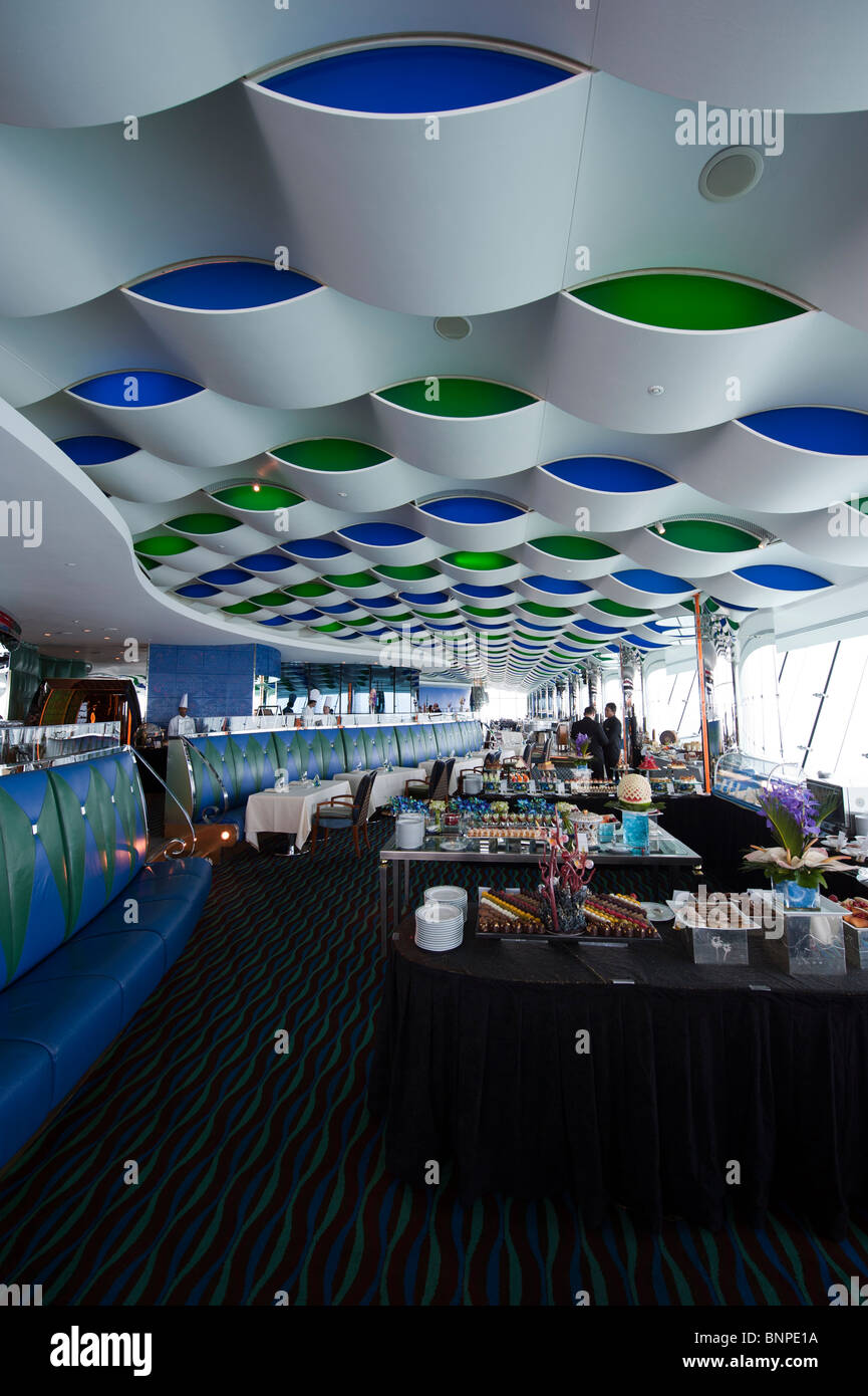 De l'intérieur le luxe 7 étoiles Burj Al Arab 7 étoiles conçu par Sir ...