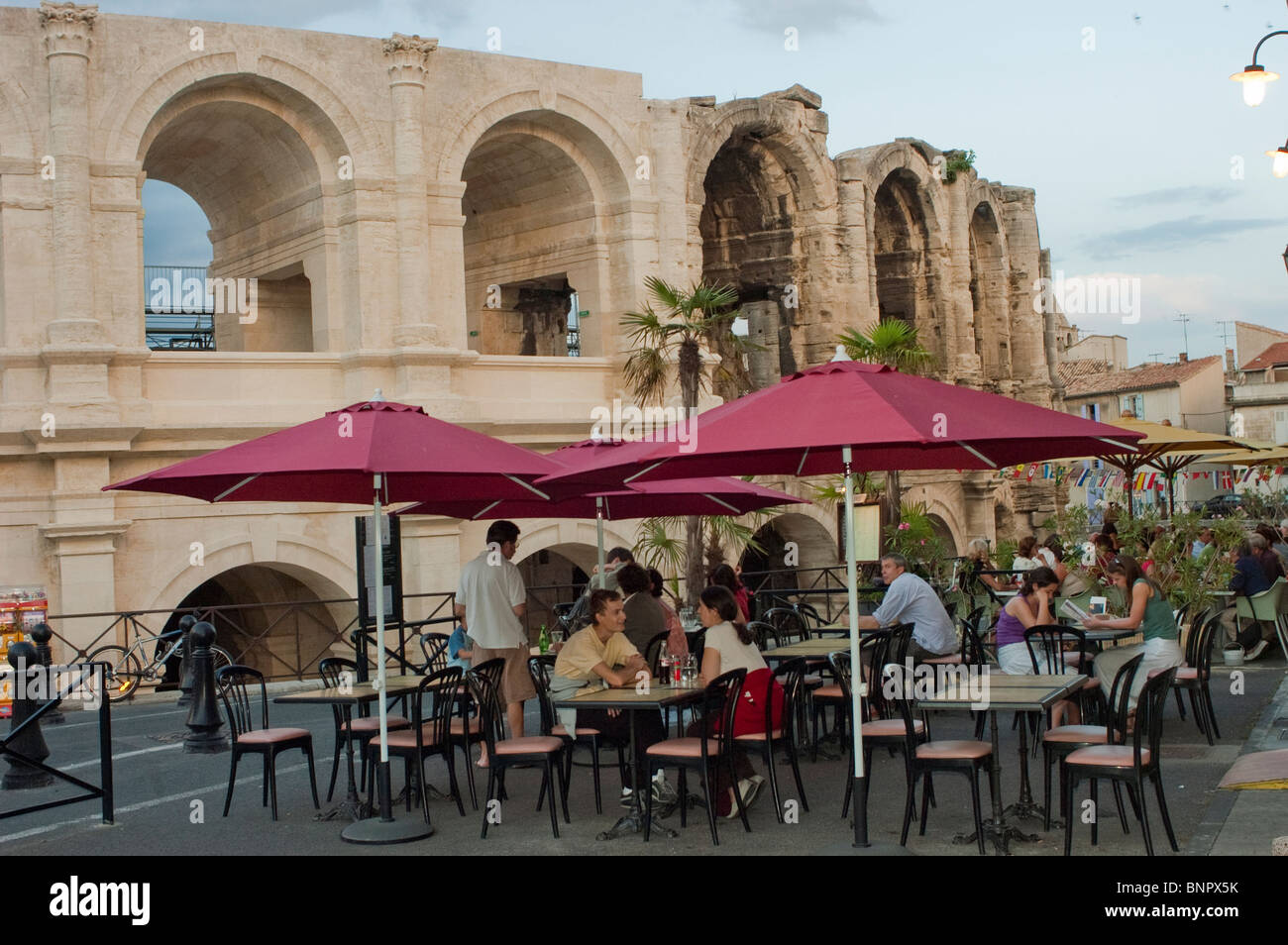 Arles, France, Arena, gens, touristes, Dans Street Scene, restaurant ...