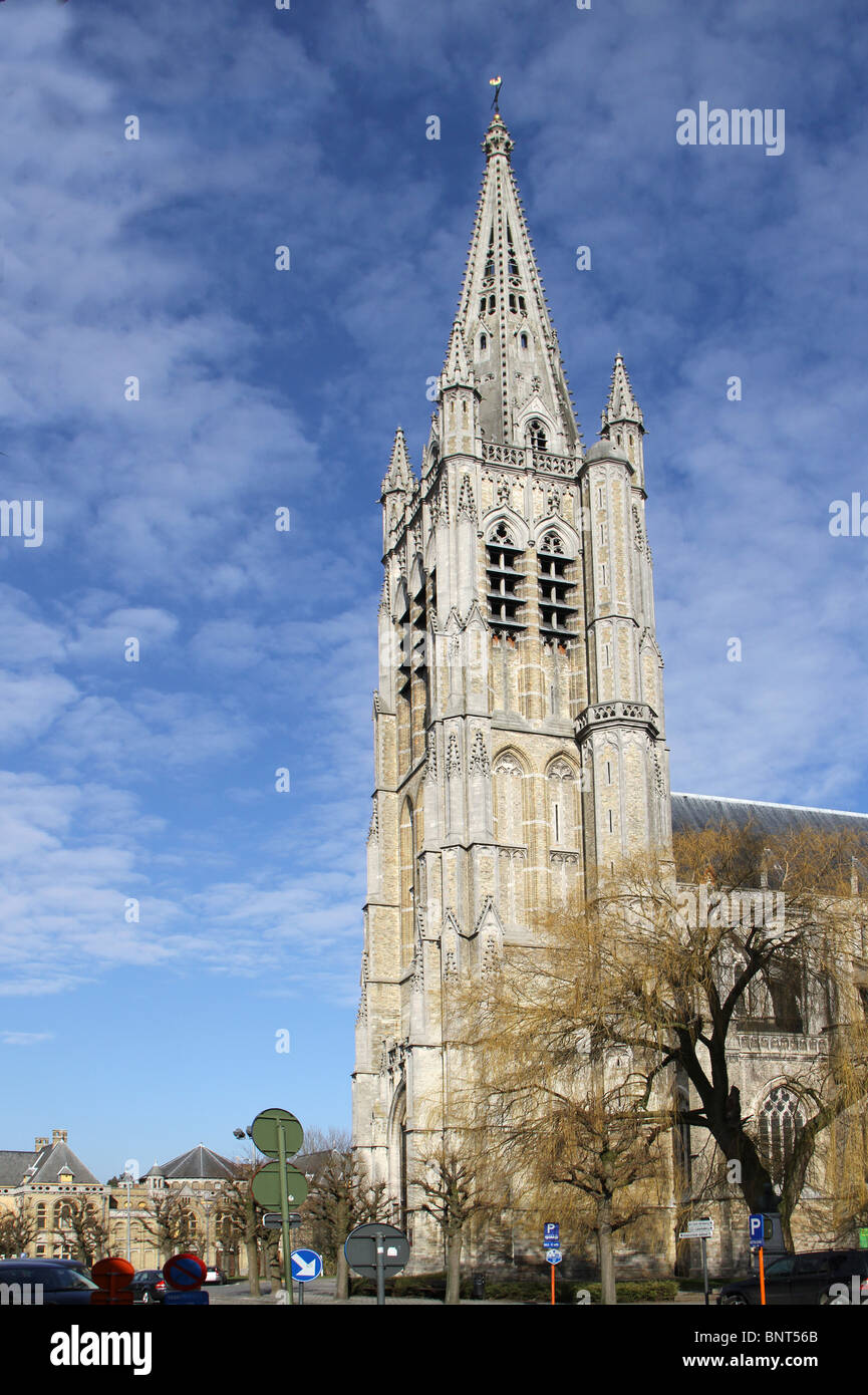 Ypres cathedral Banque de photographies et d’images à haute résolution ...