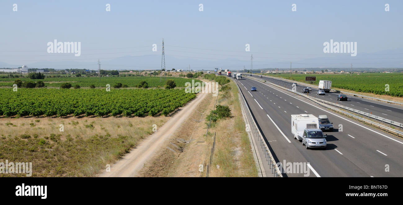 Autoroute A9 chaussées vu au nord de Perpignan sud de la France Maison ...