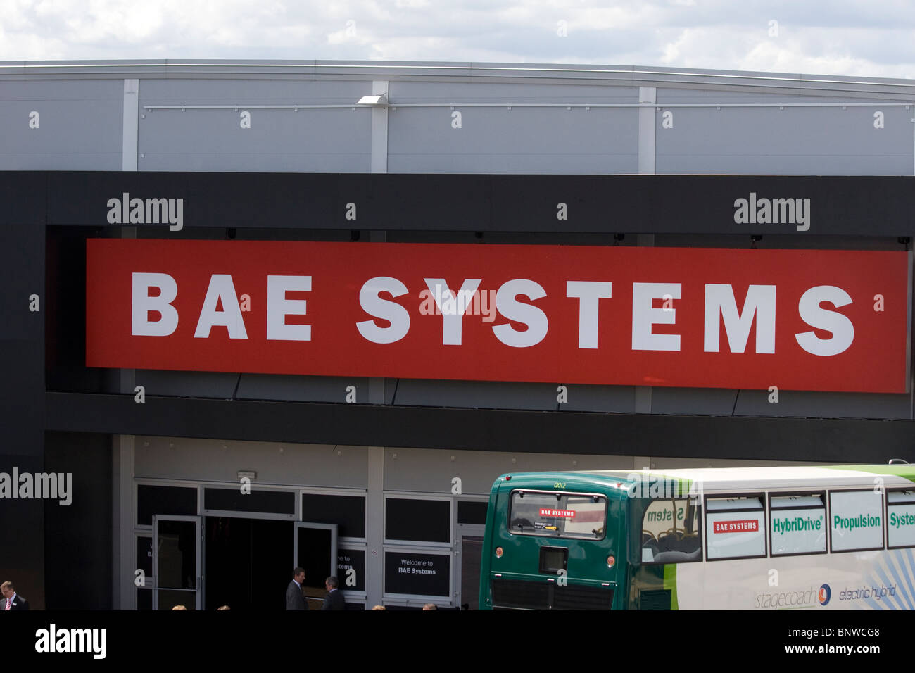 BAE Systems logo de l'entreprise sur l'accueil pavillon à Farnborough ...