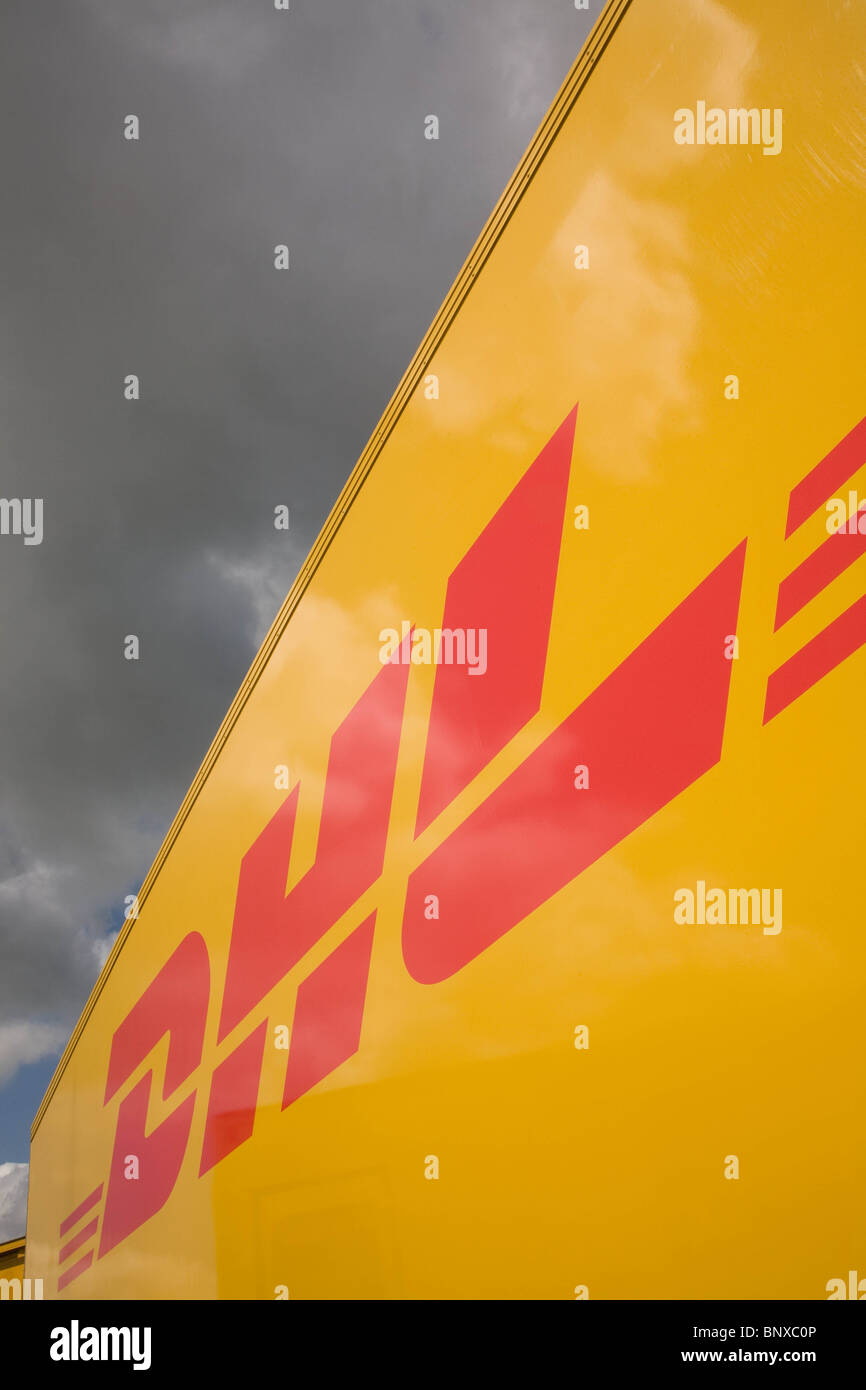 Dhl logo Banque de photographies et d’images à haute résolution - Alamy