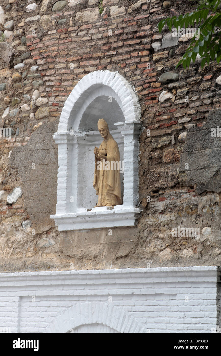 Statue in alcove Banque de photographies et d’images à haute résolution ...