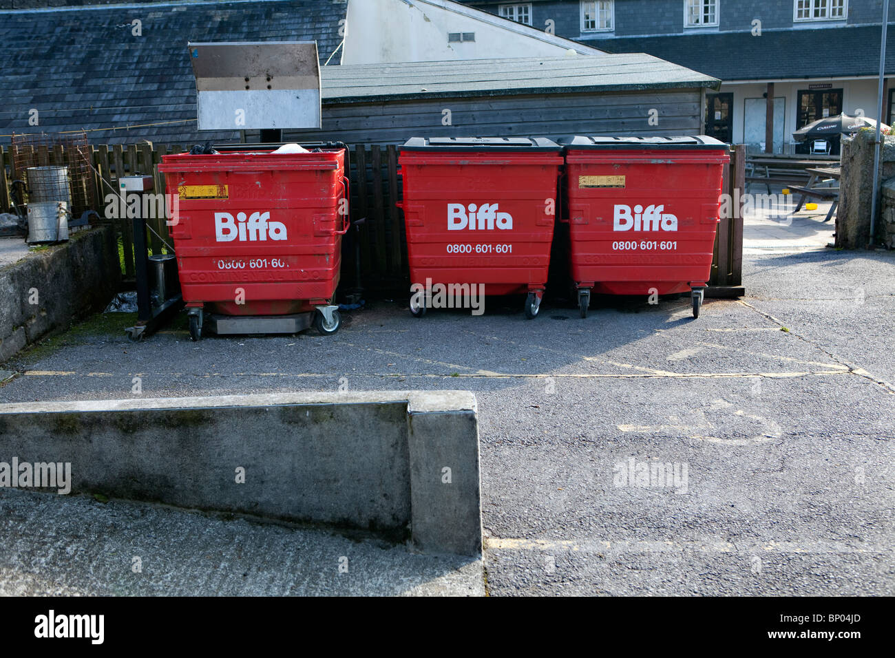 Biffa waste bins Banque de photographies et d’images à haute résolution ...