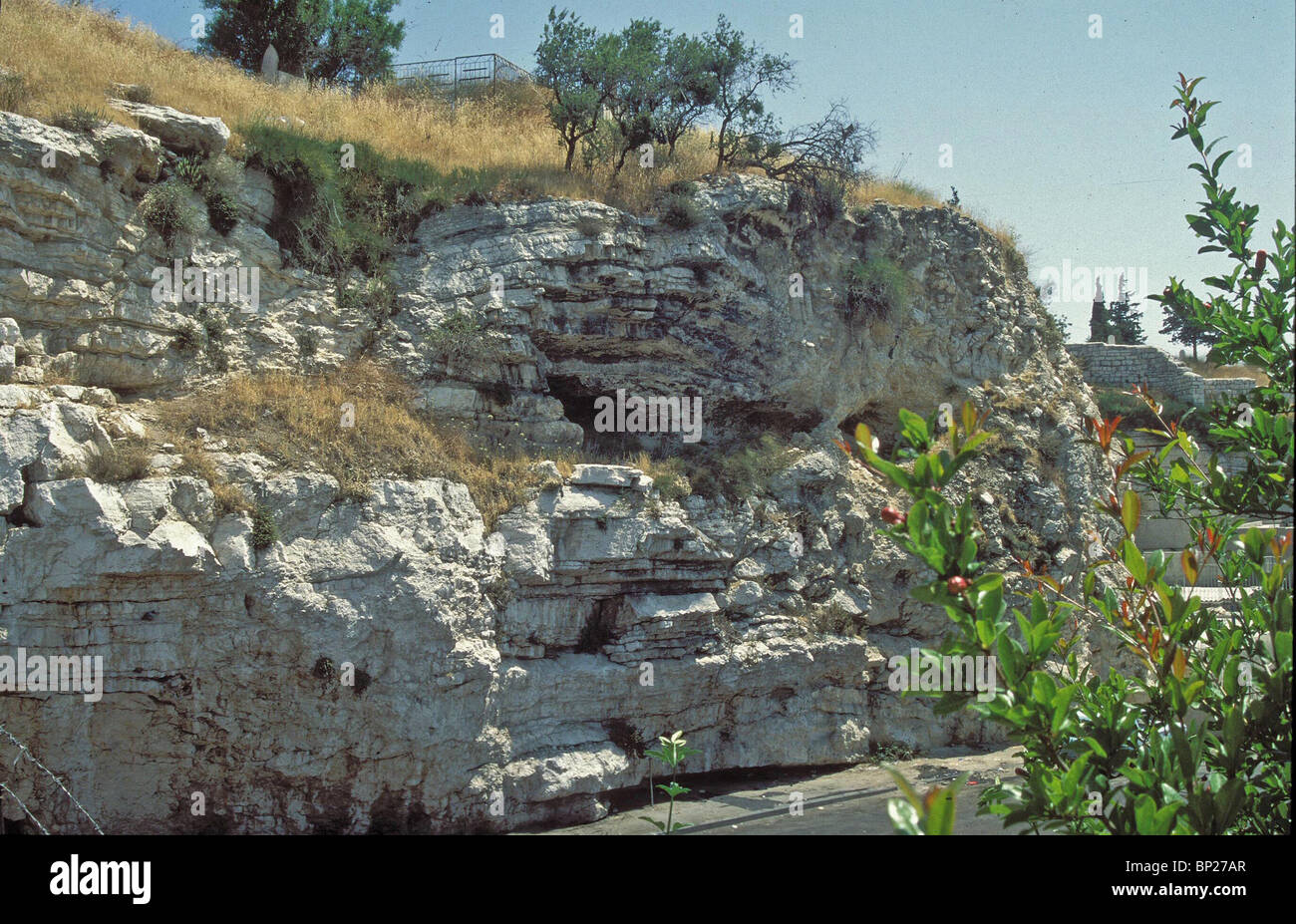 GOLGOTHA - LE ROCHER EN FORME DE CRÂNE PRÈS DU 'GARDEN TOMB' QUI SELON ...