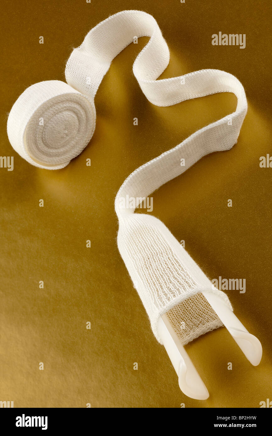 Pansement doigt blanc et de l'applicateur Photo Stock - Alamy