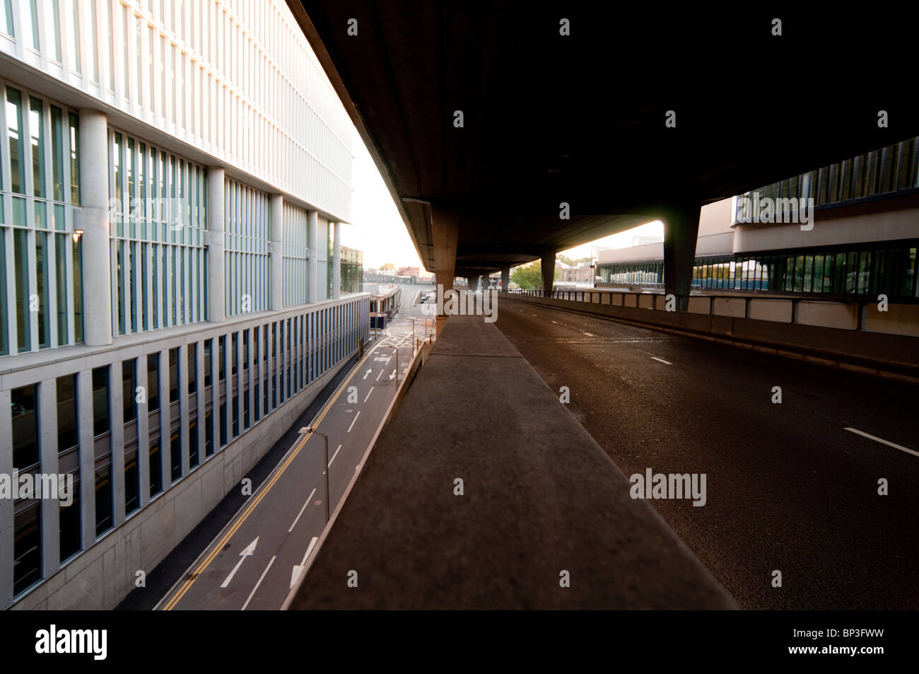 Deux routes Banque de photographies et d’images à haute résolution - Alamy