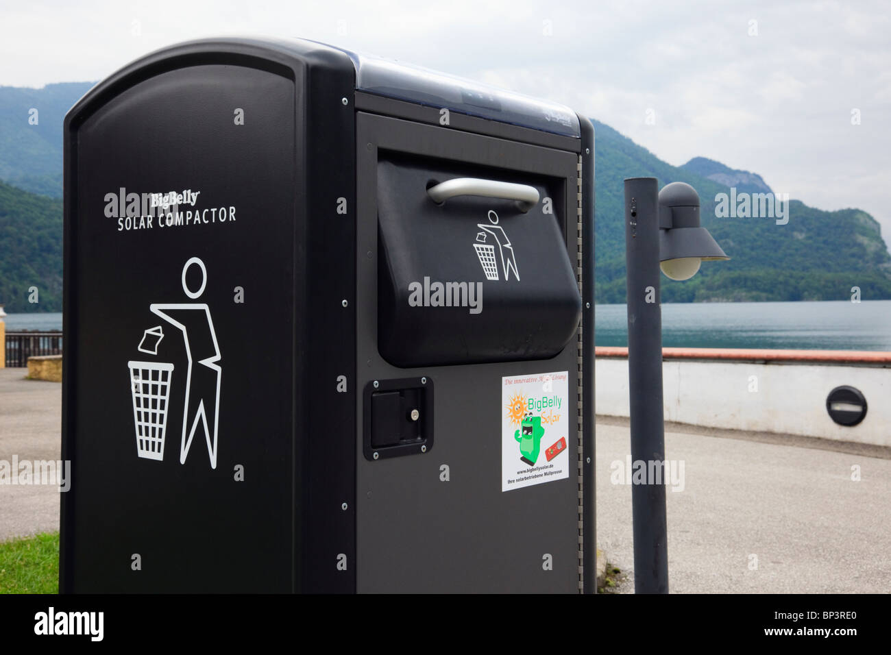Compacteur de déchets BigBelly solar powered bin pour la compression de ...