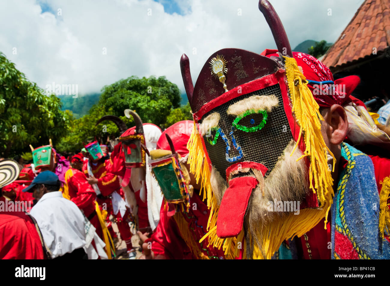 Diable masque danse festival Banque de photographies et d’images à ...
