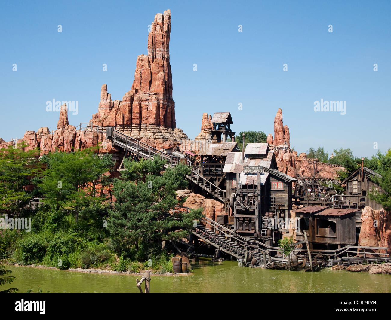 Big Thunder Mountain Roller Coaster, Disneyland Paris Photo Stock - Alamy