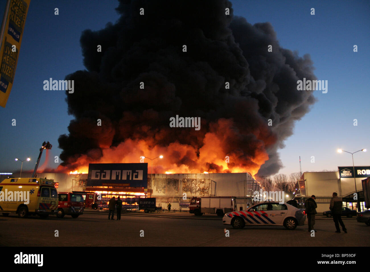 Batiment incendie Banque de photographies et d’images à haute ...