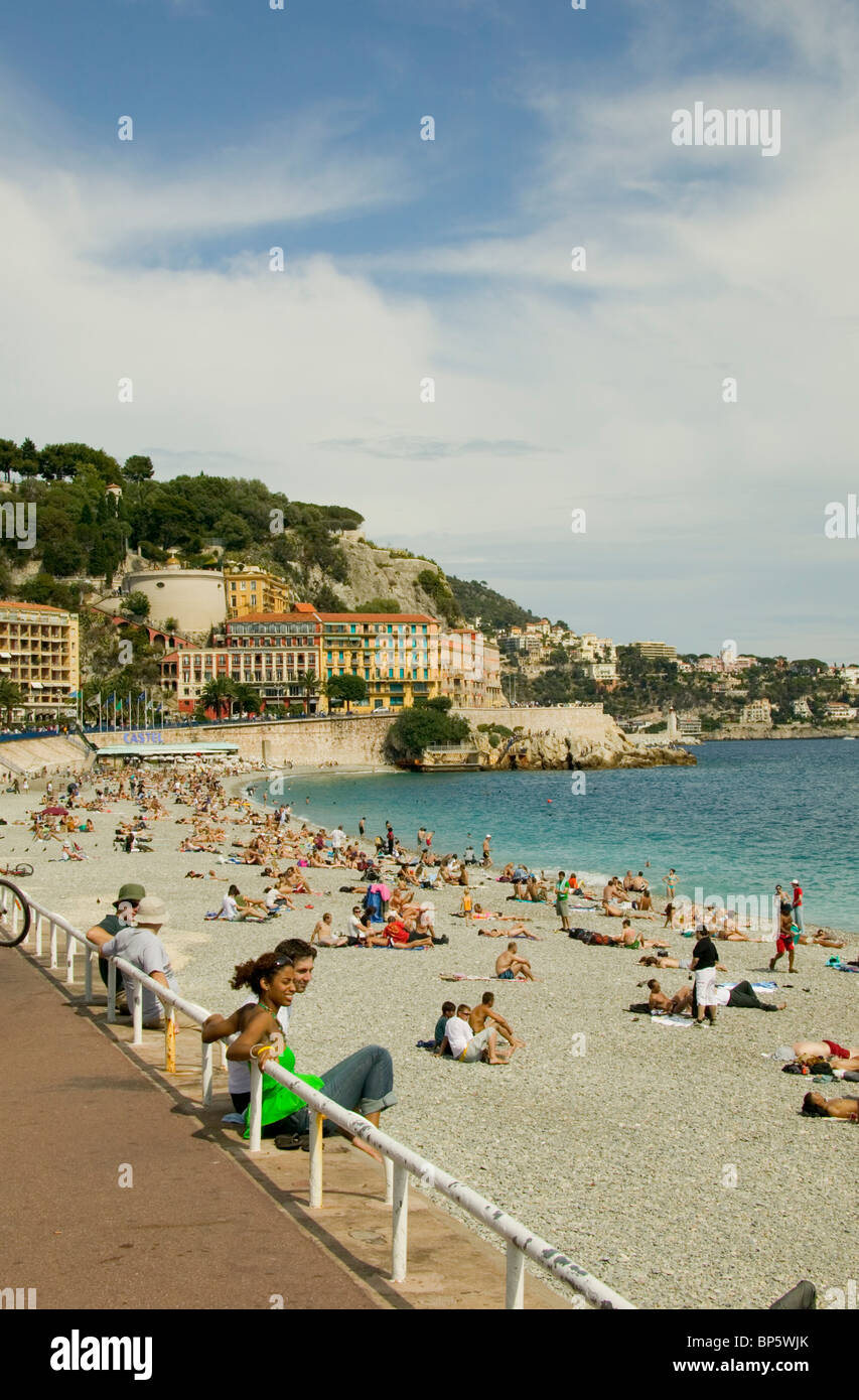 Castel nice beach Banque de photographies et d’images à haute ...