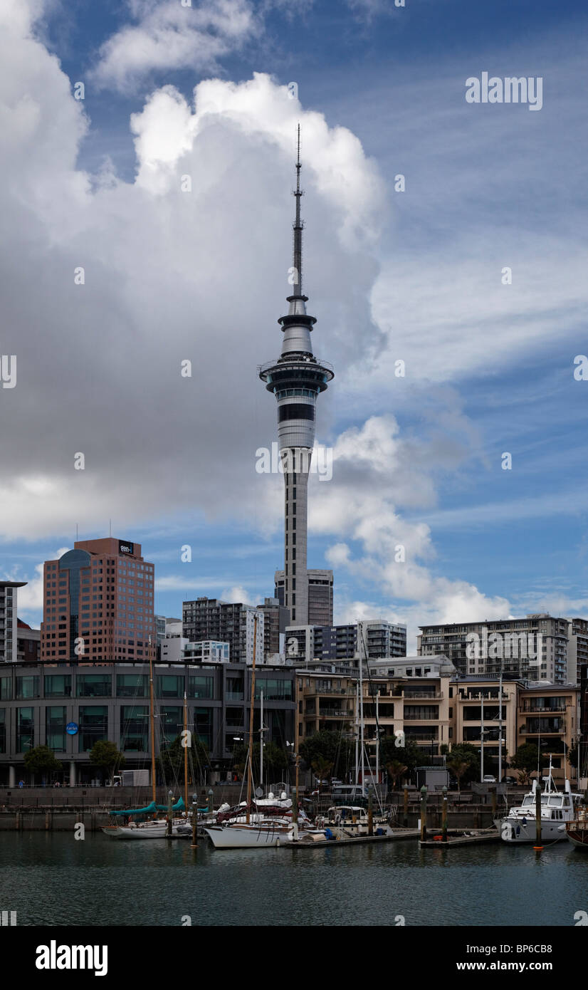 Auckland skytower Banque de photographies et d’images à haute ...
