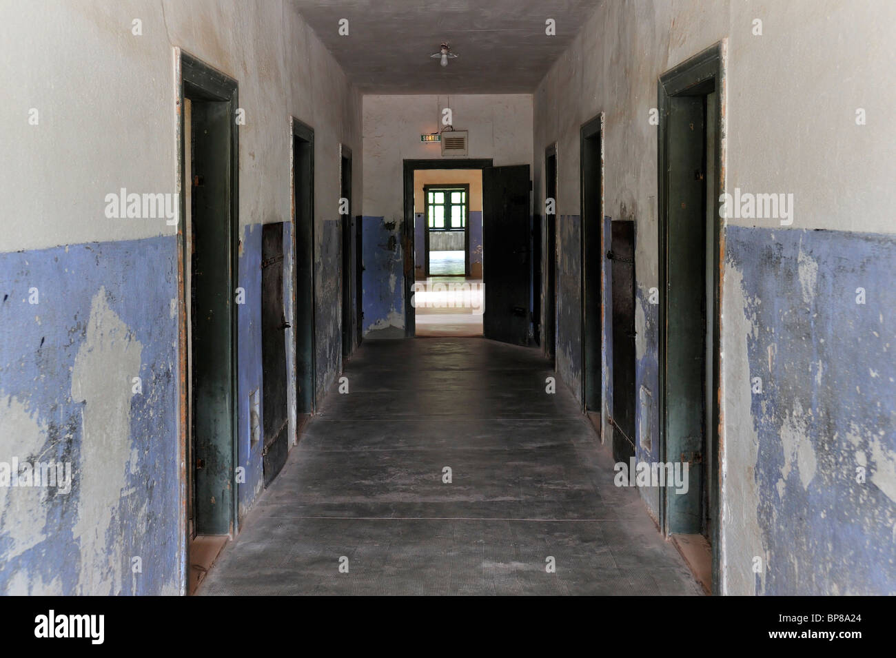 Des cellules d'isolement à Natzweiler-Struthof, seulement WW2 camp de ...
