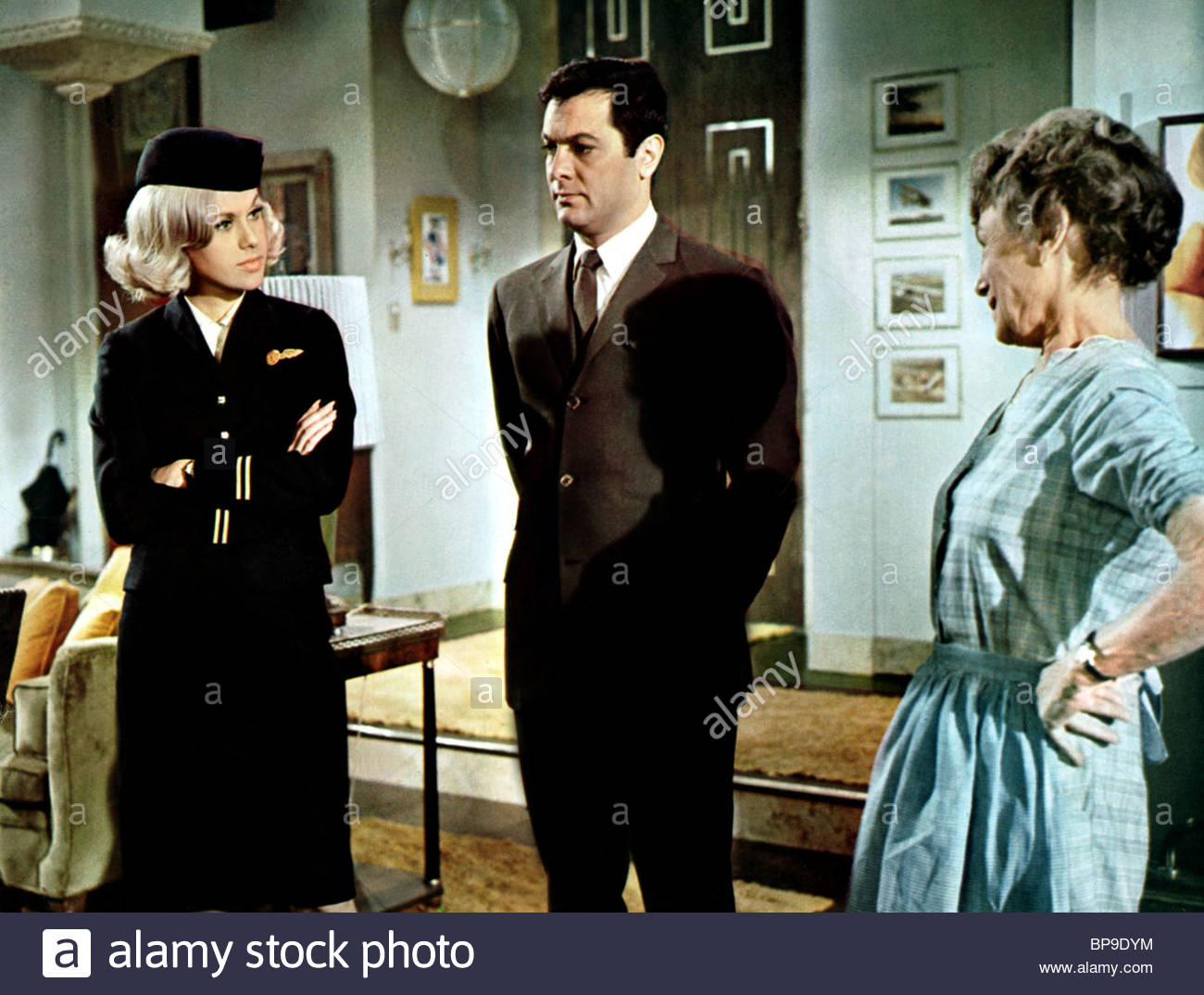 Suzanna Leigh Banque d'image et photos - Alamy