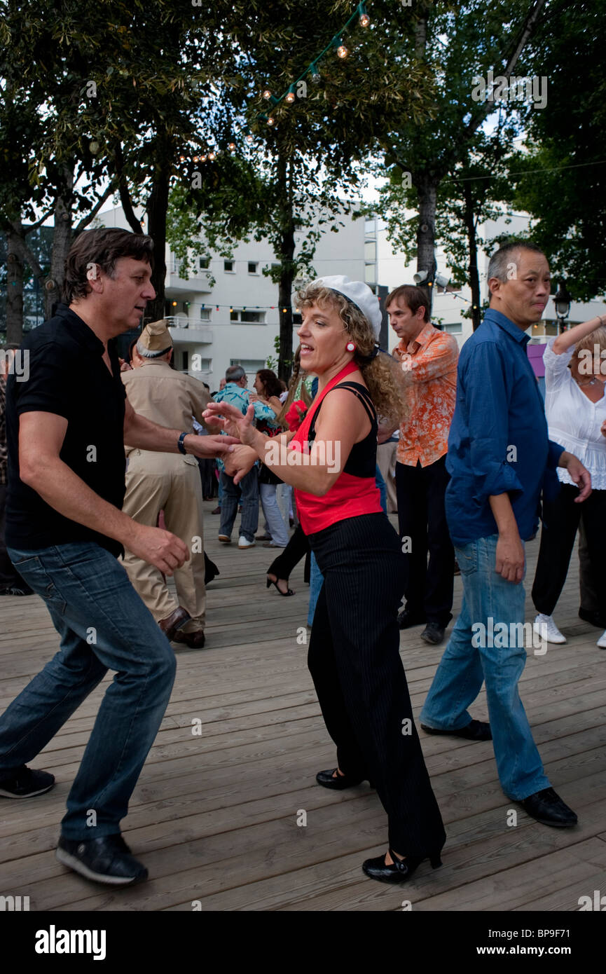Swing dancing street paris Banque de photographies et d’images à haute ...