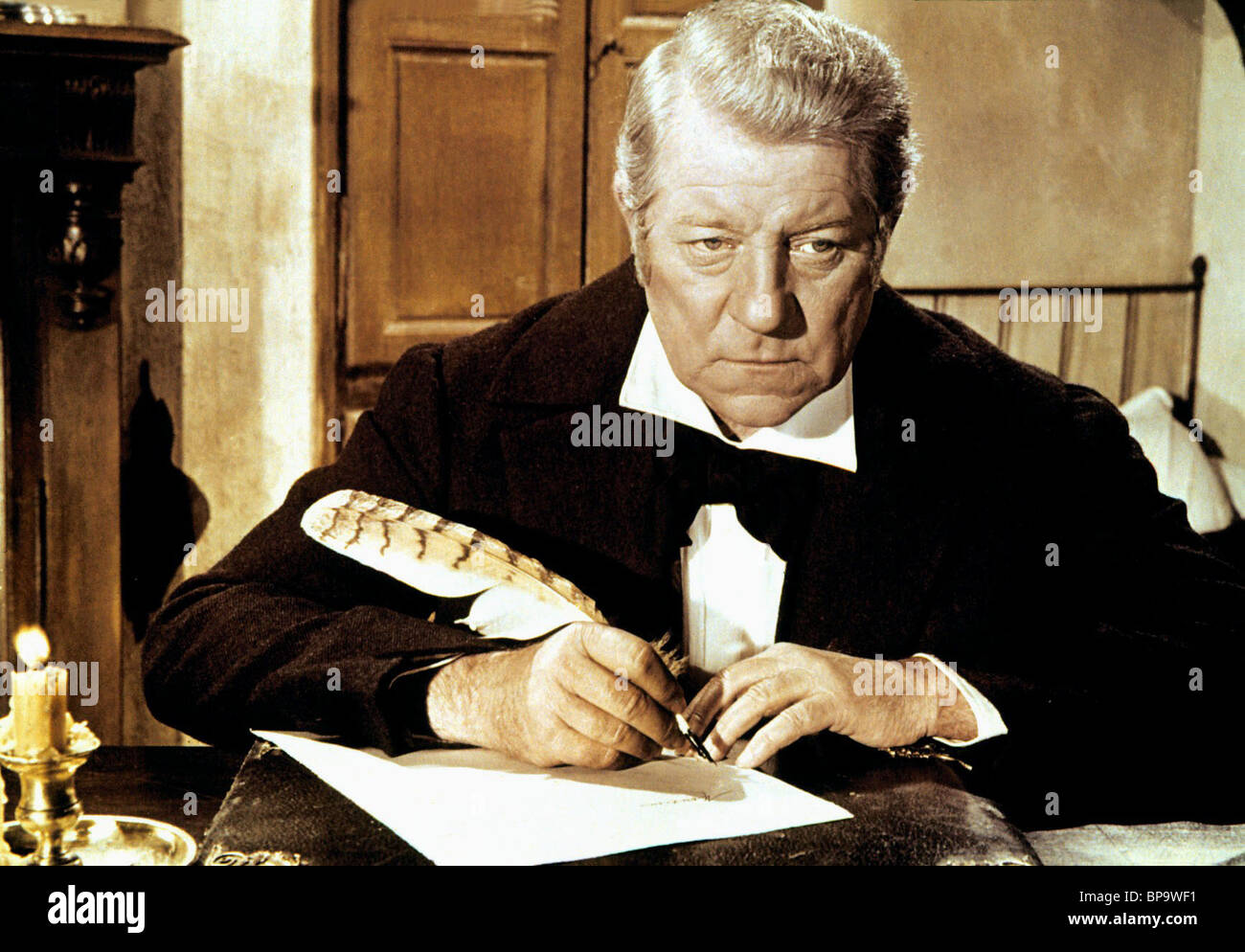 Les Miserables Jean Gabin Banque d'image et photos - Alamy
