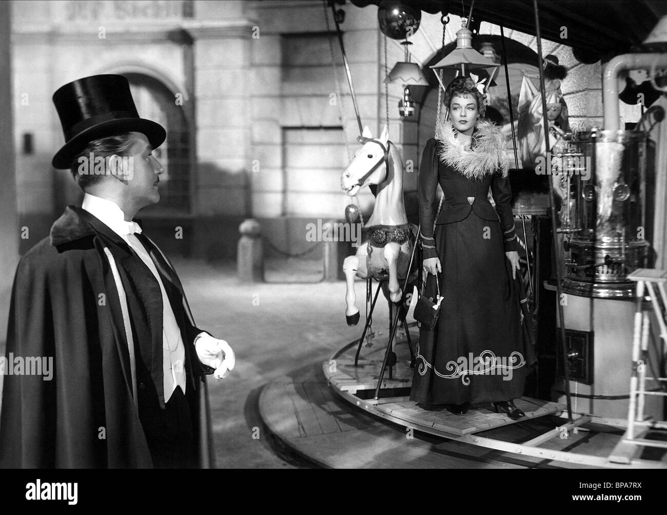 Simone simon Banque de photographies et d’images à haute résolution - Alamy