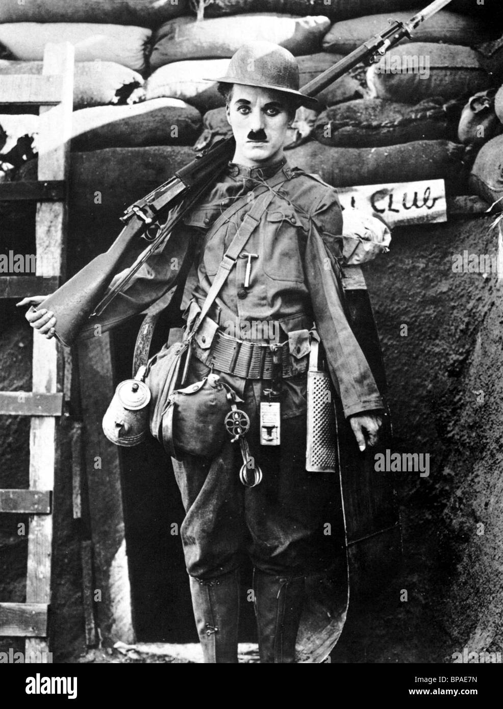 Charles chaplin shoulder arms Banque de photographies et d’images à ...