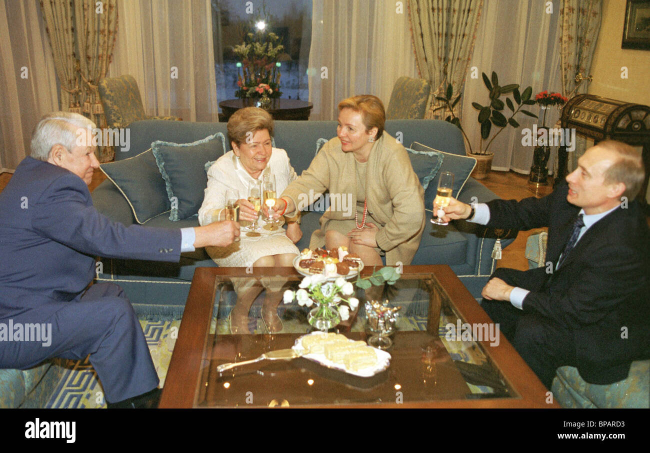 Vladimir Poutine Femme Banque d'image et photos - Alamy