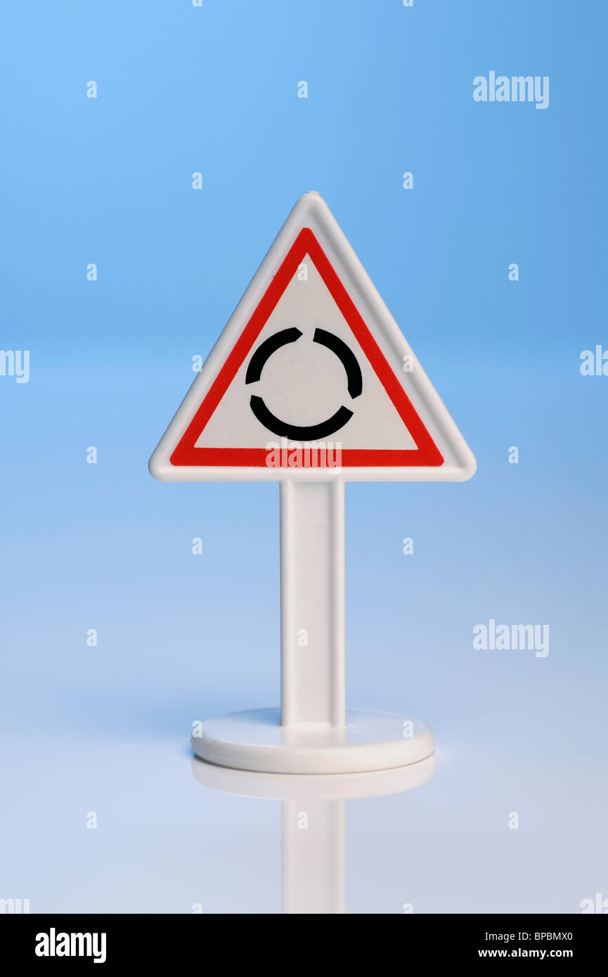 Rond point de panneau de signalisation Banque de photographies et d ...