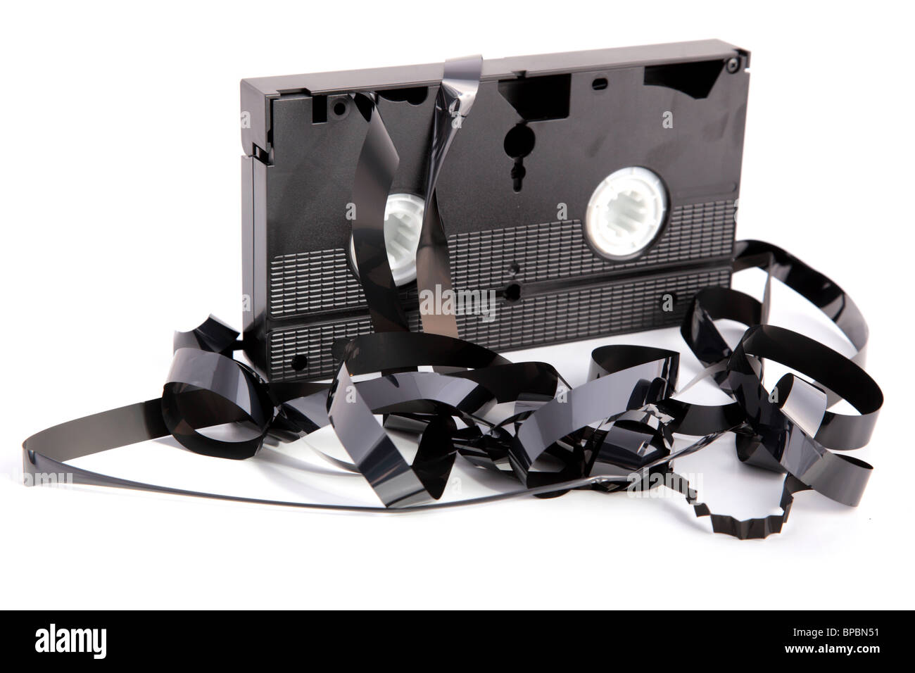 A broken cassette VHS. Tous isolé sur fond blanc Photo Stock - Alamy