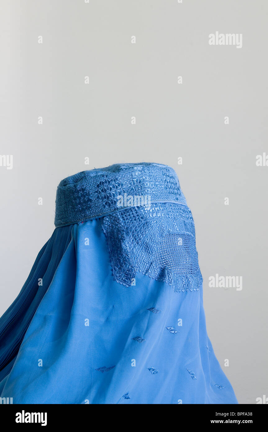 Une femme avec la burqa Photo Stock - Alamy