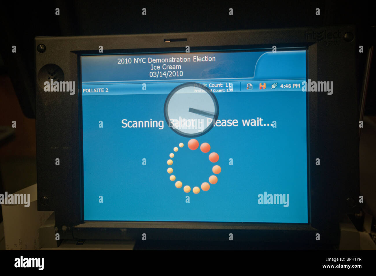 Tabulatrice de bulletins de vote Banque de photographies et d’images à ...