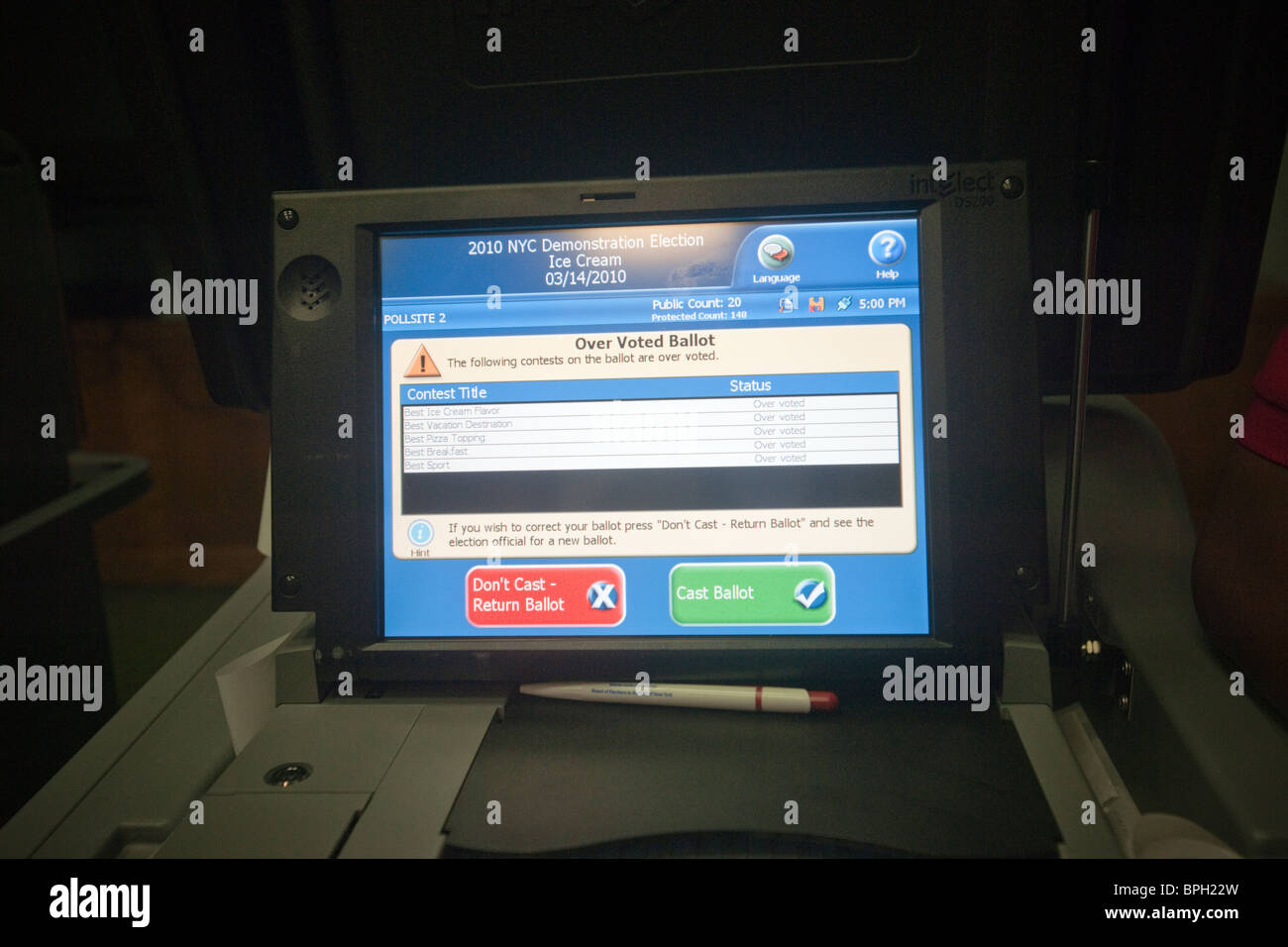 Machine à voter électronique Banque de photographies et d’images à ...