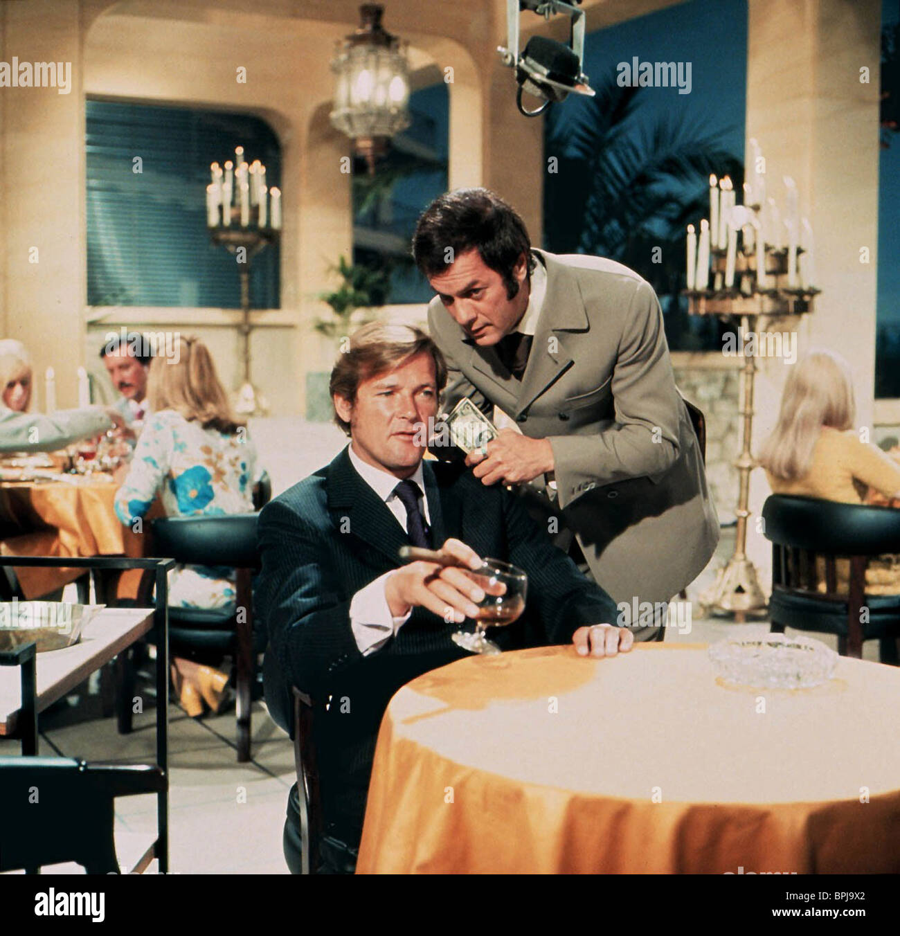 The Persuaders Tony Curtis Roger Moore Banque d'image et photos - Alamy