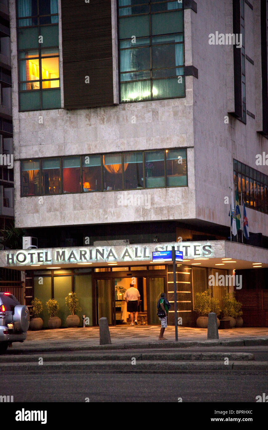 Scène de la Rocinha, la plus grande favela, aka slum ou bidonville, sur ...