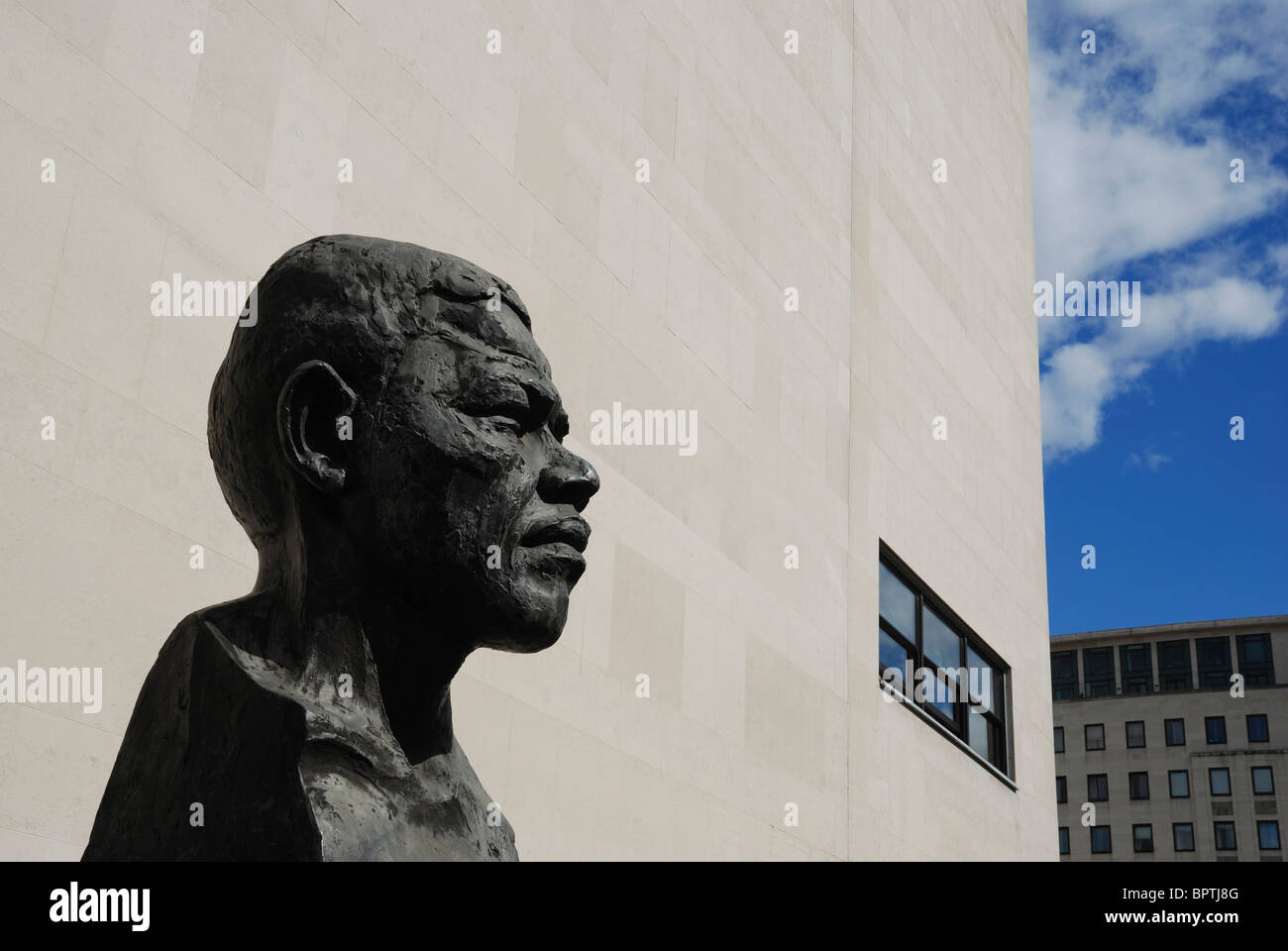Nelson mandela london Banque de photographies et d’images à haute ...