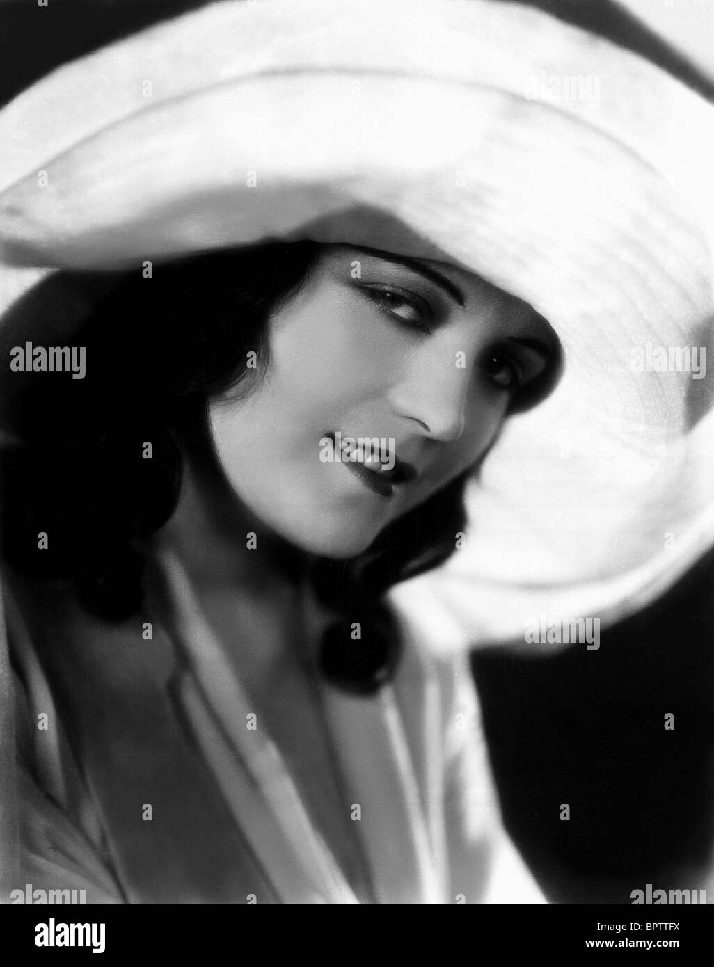 Pola negri Banque de photographies et d’images à haute résolution - Alamy