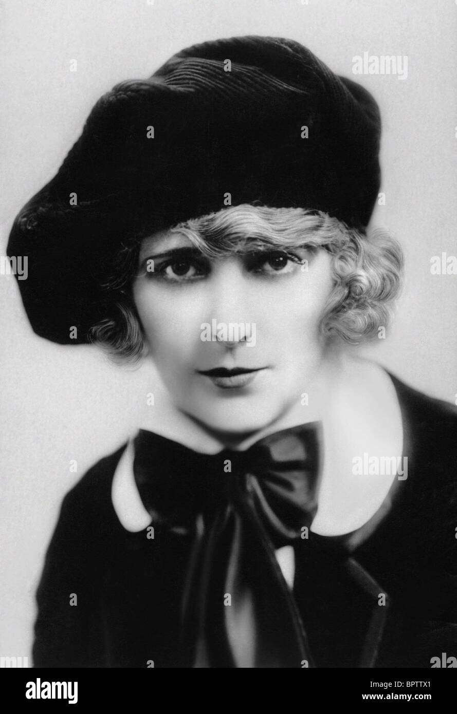 Pearl white actress Banque de photographies et d’images à haute ...