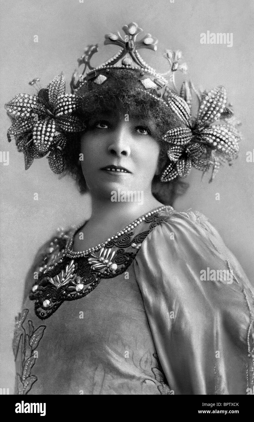 L'actrice Sarah Bernhardt (1900 Photo Stock - Alamy