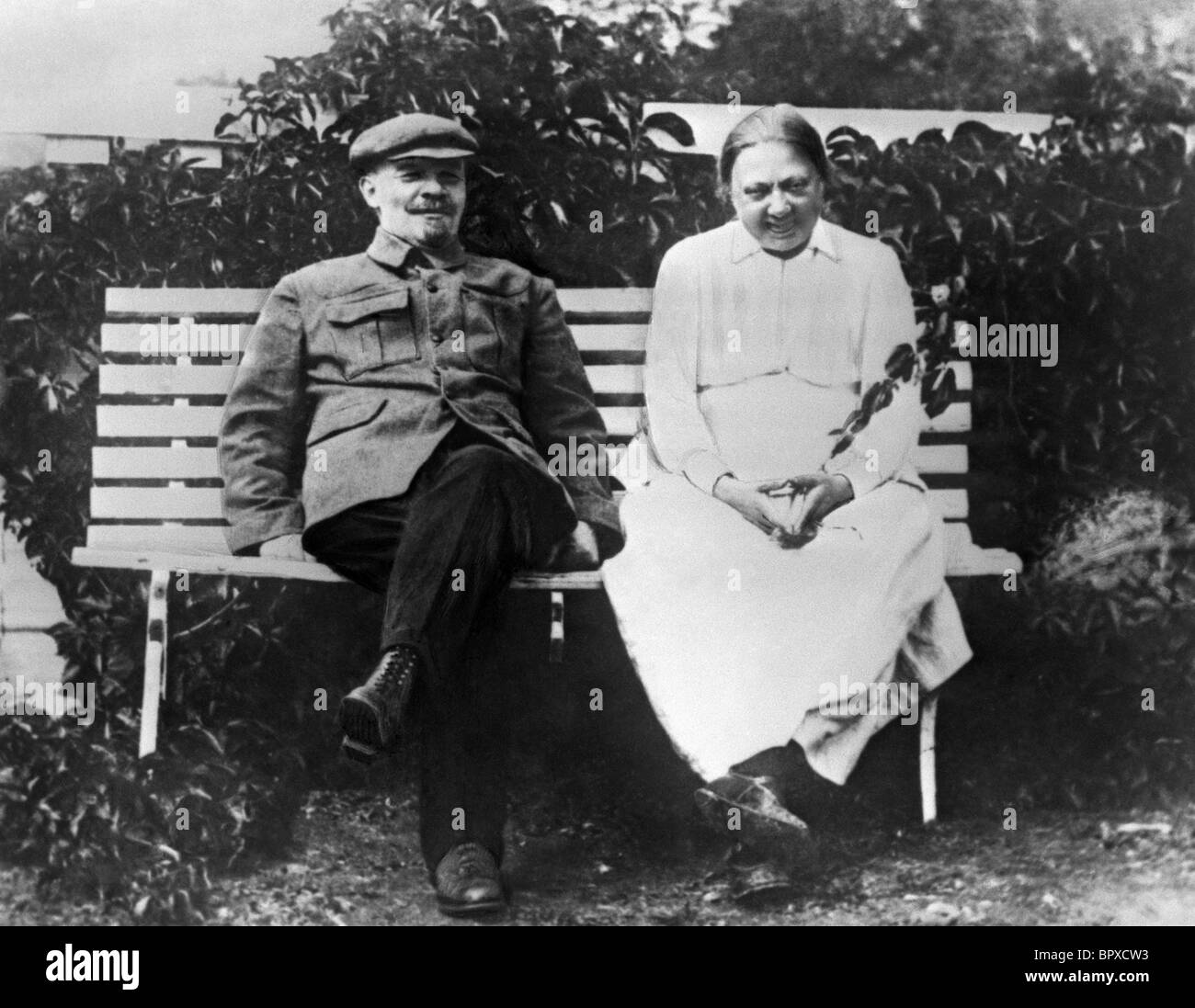 Vladimir Lenin And Nadezhda Krupskaya Banque d'image et photos - Alamy
