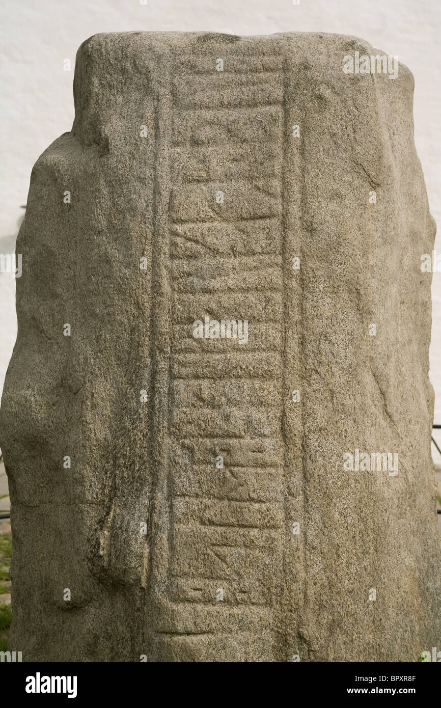 Jelling rune stone Banque de photographies et d’images à haute ...
