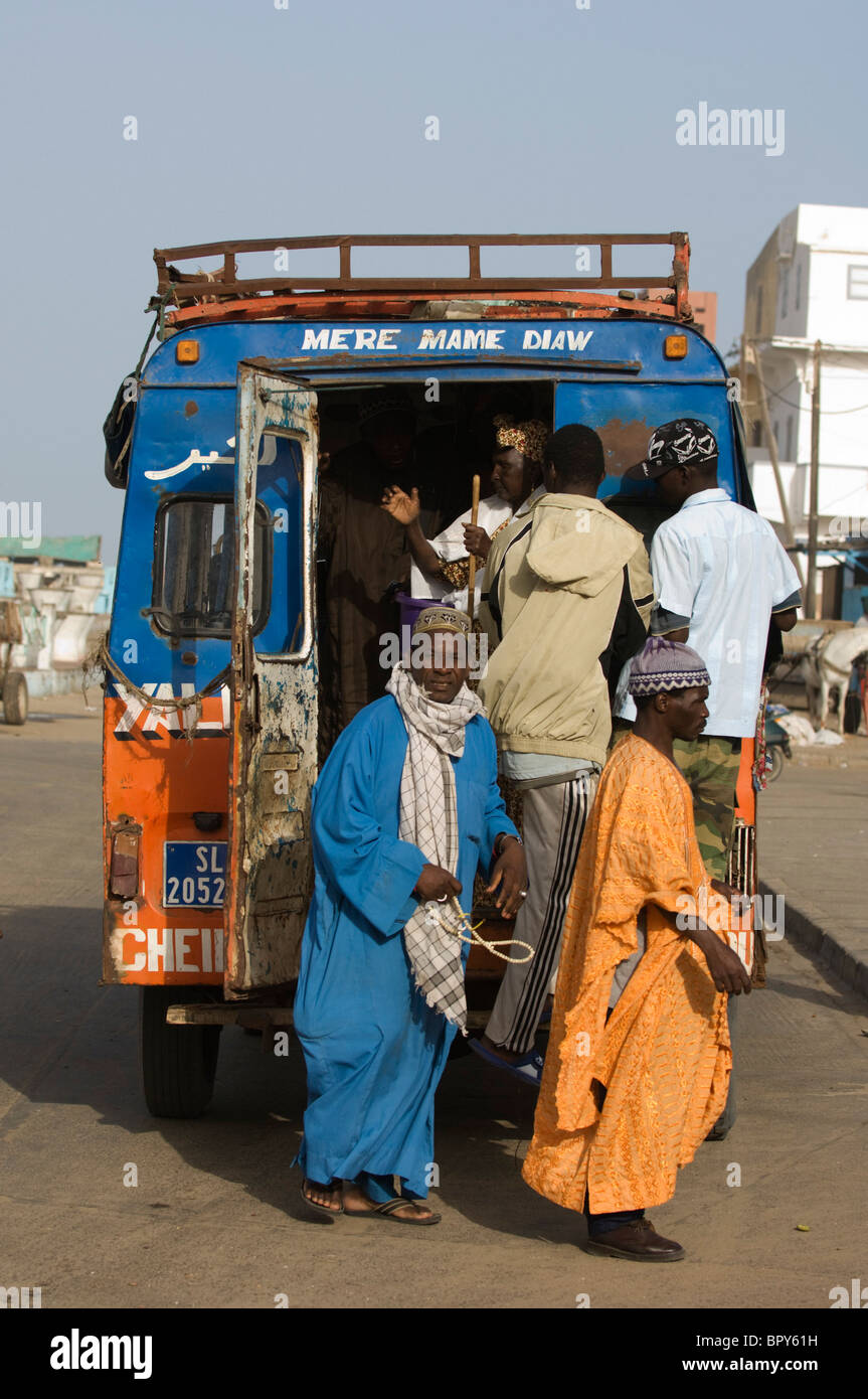 Taxi sénégal Banque de photographies et d’images à haute résolution - Alamy