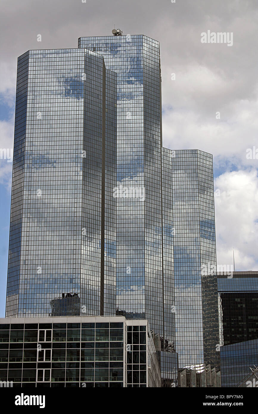 Tour total skyscraper à paris la defense Banque de photographies et d ...