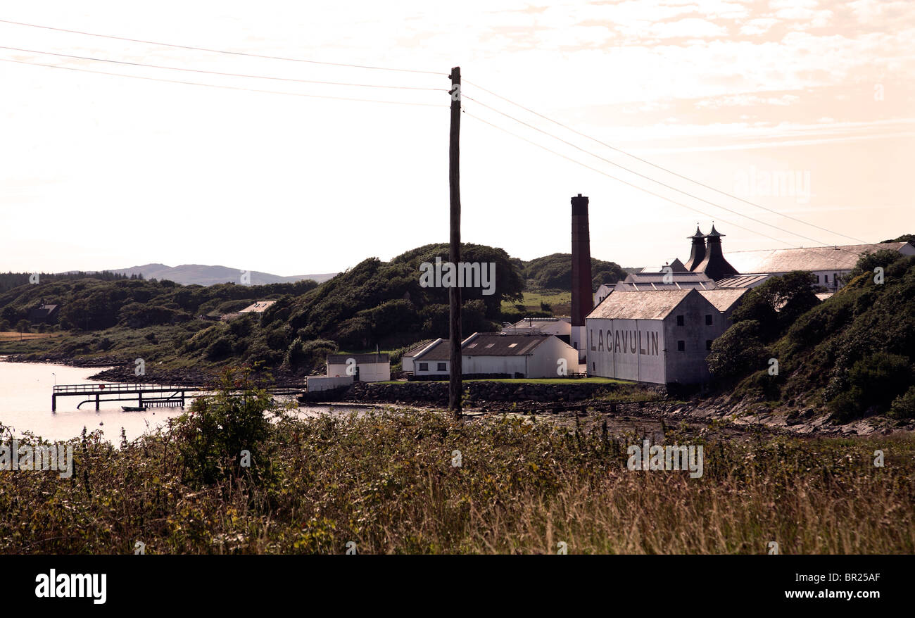 Lagavulin distillery Banque de photographies et d’images à haute ...