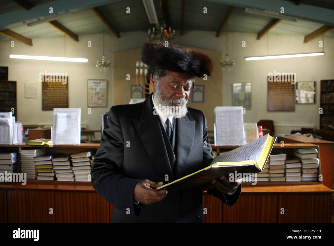 Le rabbin Yisrael Ben Moshe Oriel Shlomo, un rabbin d'Afrique du ...