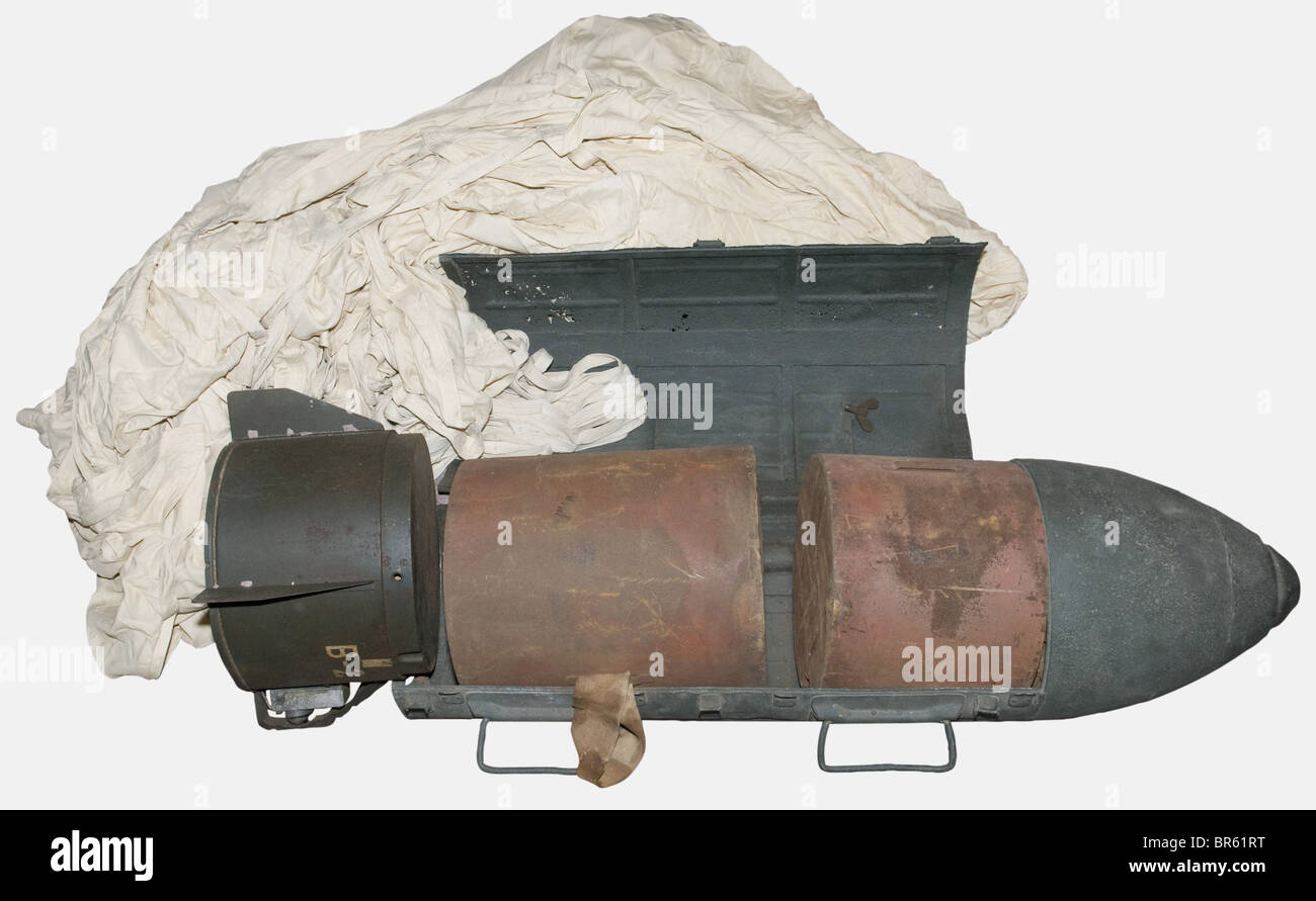 Conteneur allemand de parachutistes, destiné à la chute de nourriture ...