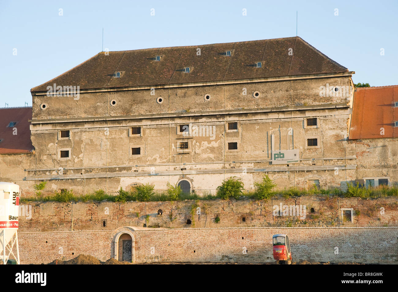 Schloss neugebaude Banque de photographies et d’images à haute ...
