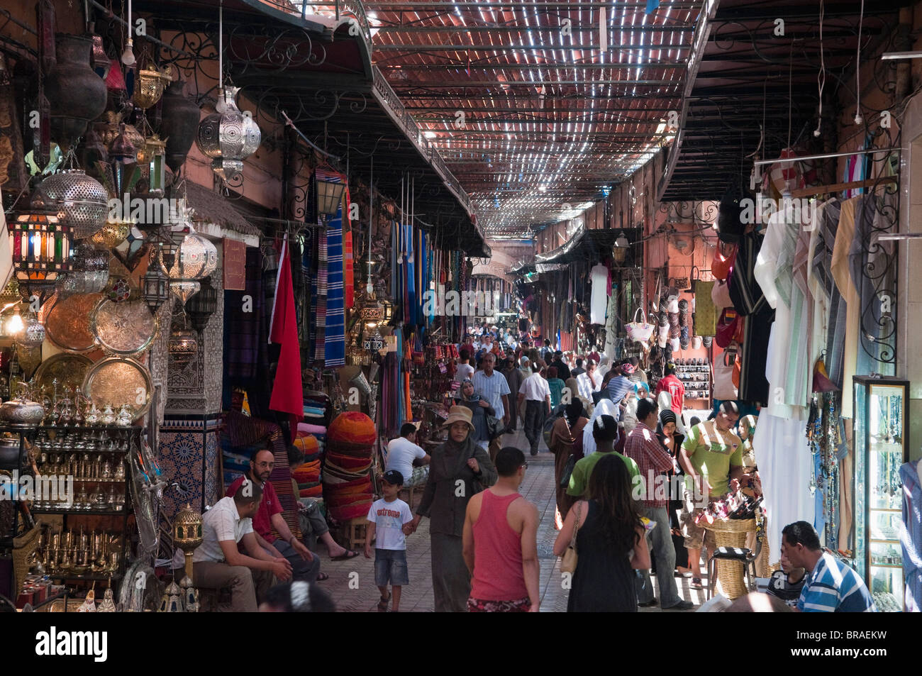 Le souk maroc Banque de photographies et d’images à haute résolution ...